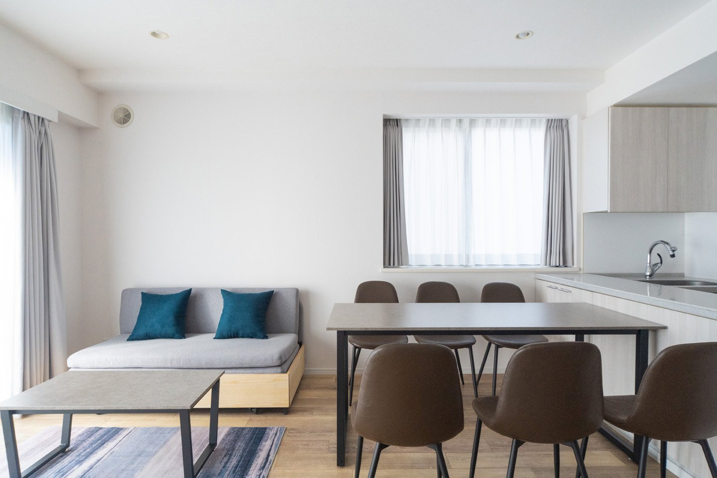 広尾駅まで徒歩8分 / 広々1LDK / 周辺施設も充実 / 家具・家電完備 | 東京 | Apartment Japan